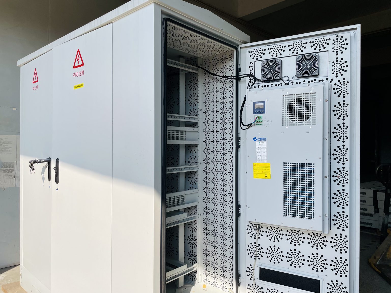 机柜空调科普：从原理到应用的全面解析 - 机柜空调厂家中能制冷